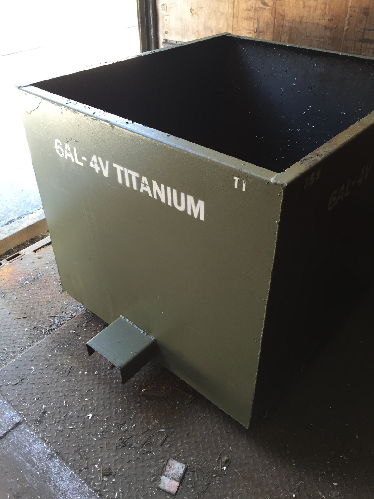 Stack-able, rotate-able and self dump containers – CIF Industries, Inc.